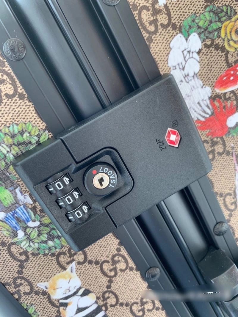 Top match Gucci Suitcase
