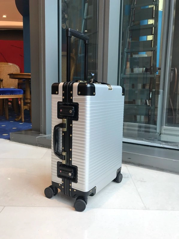 High fidelity Gucci Suitcase