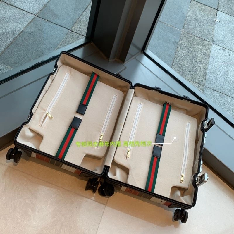 Top mirror Gucci Suitcase