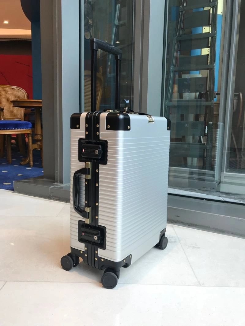 Low-cost Gucci Suitcase