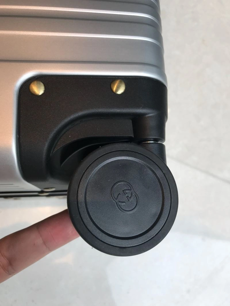 Low-cost Gucci Suitcase