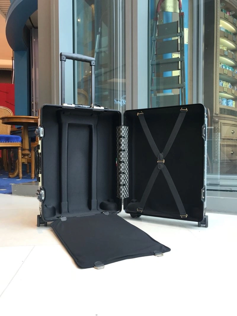 Low-cost Gucci Suitcase