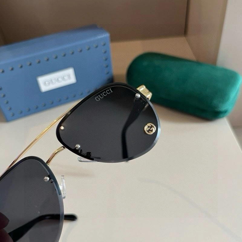 Accurate model Gucci Sunglasses