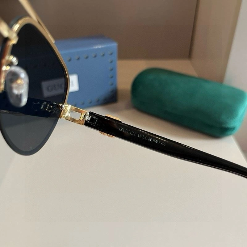 Accurate model Gucci Sunglasses