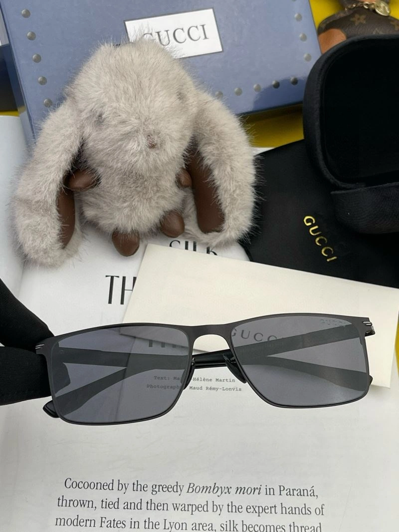 Exact replica Gucci Sunglasses