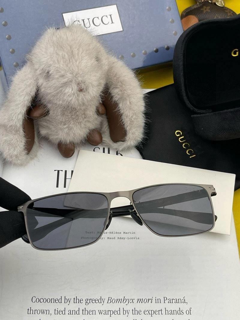 Exact replica Gucci Sunglasses