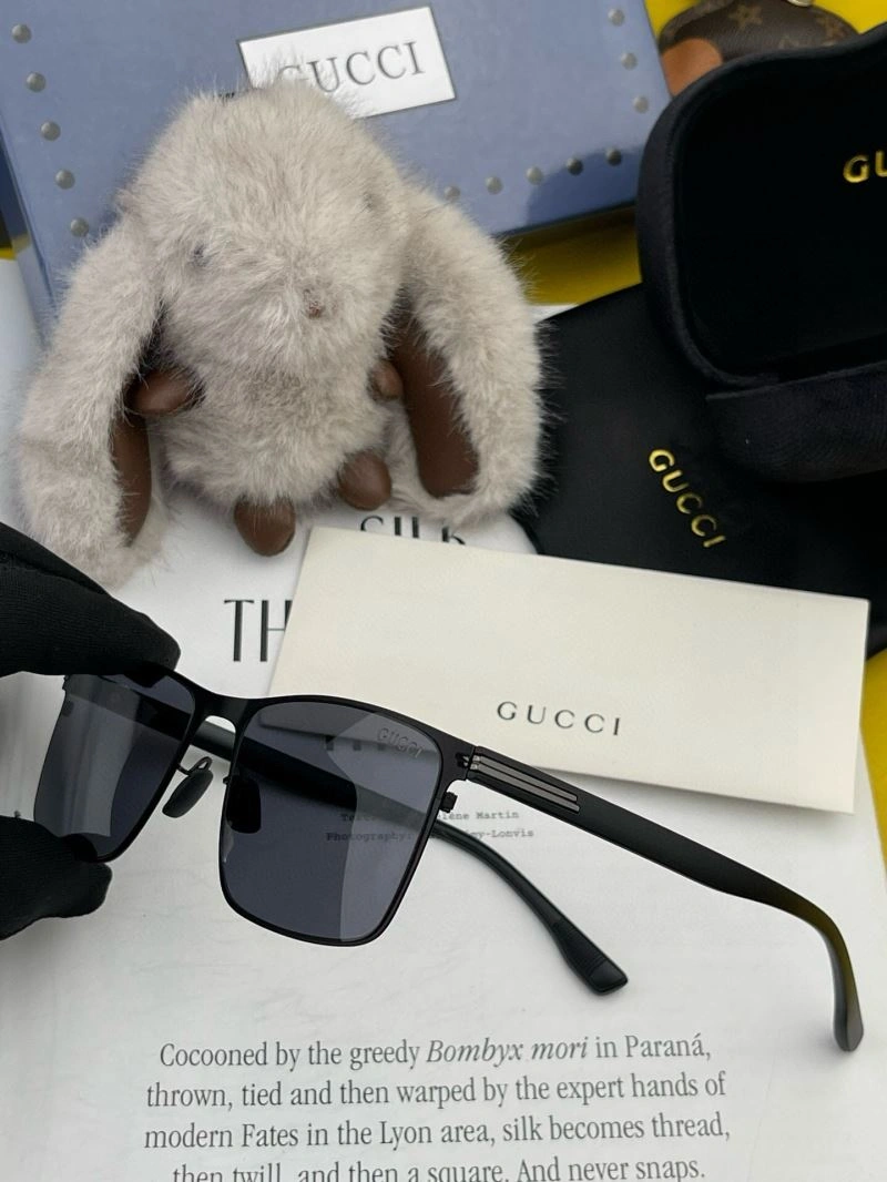 Exact replica Gucci Sunglasses