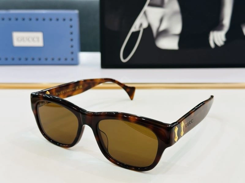 Exact replica Gucci Sunglasses