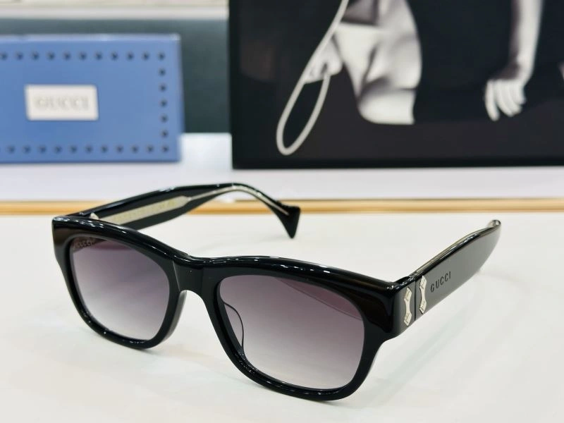 Exact replica Gucci Sunglasses