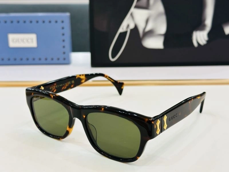 Exact replica Gucci Sunglasses
