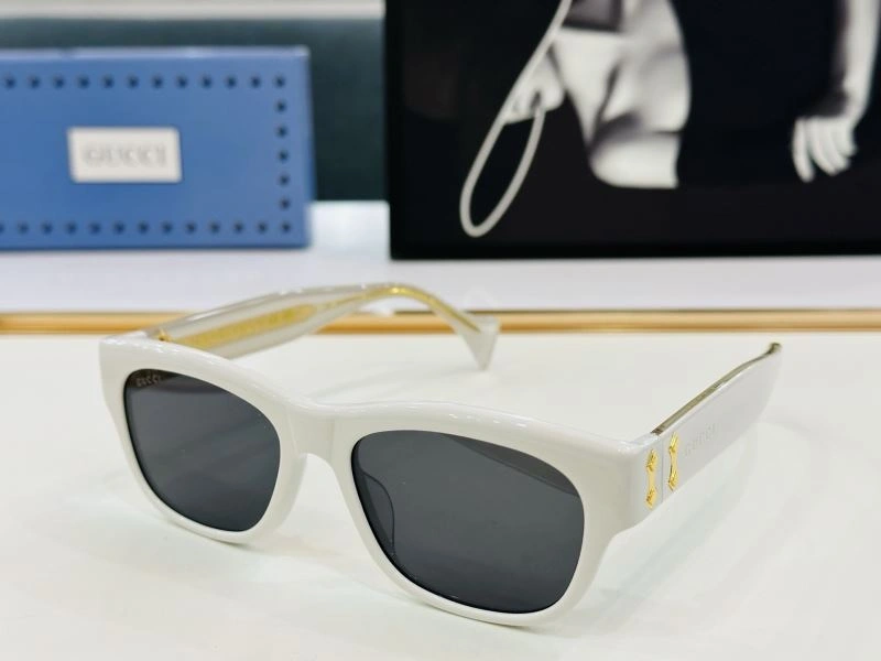 Exact replica Gucci Sunglasses