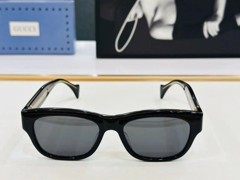 Exact replica Gucci Sunglasses