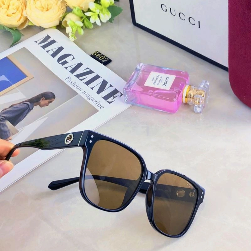 Accurate model Gucci Sunglasses