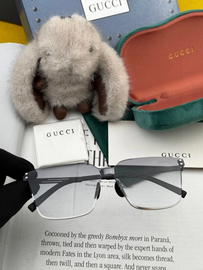 Brand-authenticated Gucci Sunglasses