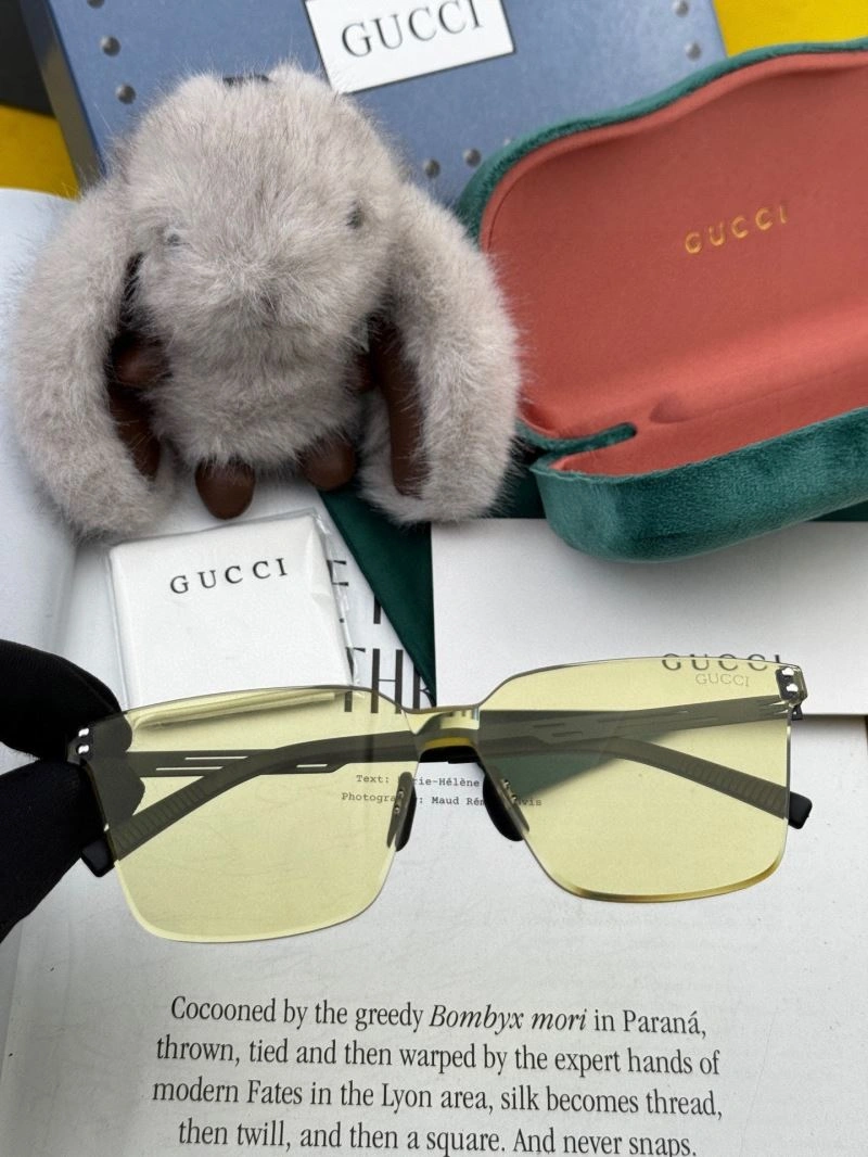 Brand-authenticated Gucci Sunglasses