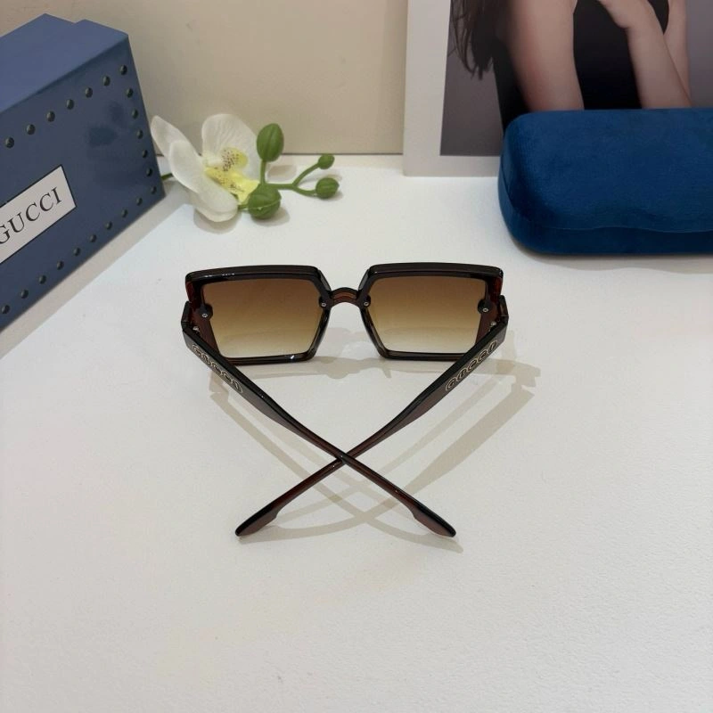 Exact replica Gucci Sunglasses