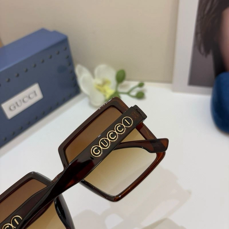 Exact replica Gucci Sunglasses