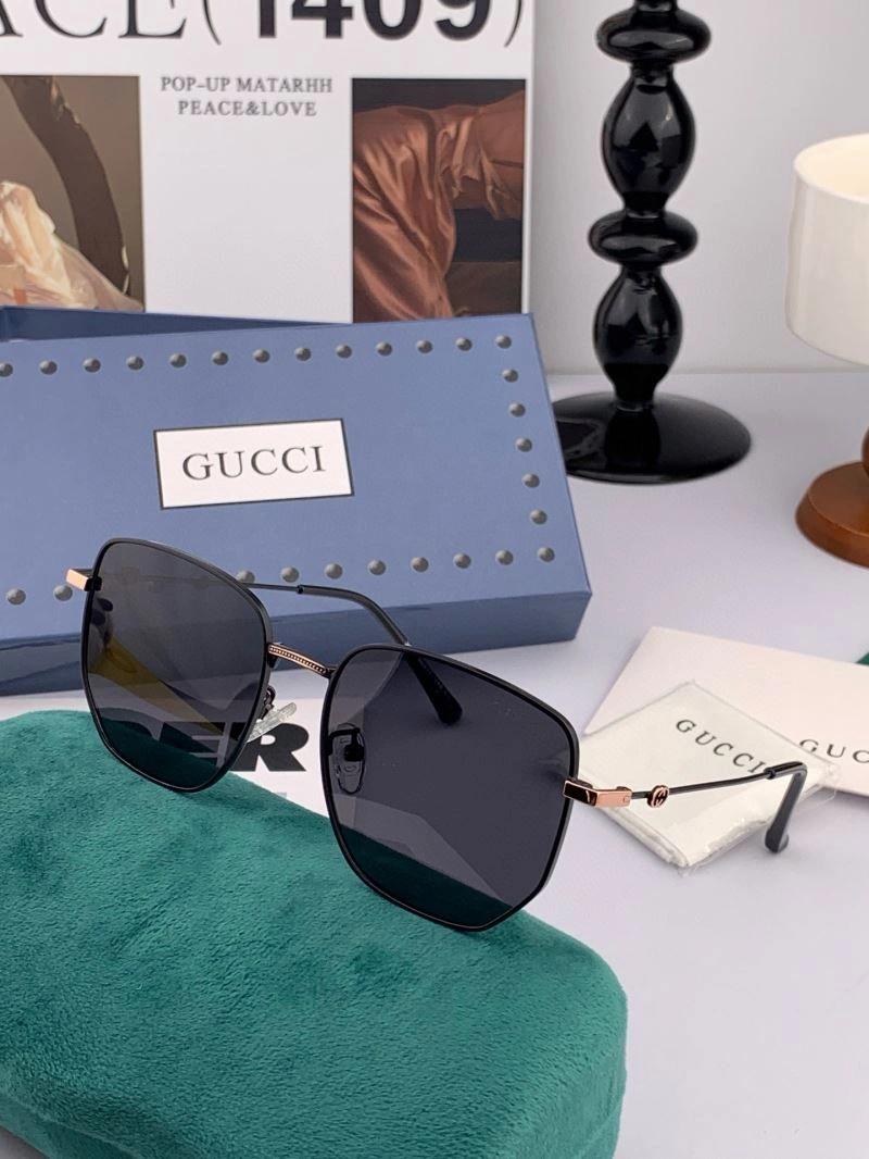 Top mirror Gucci Sunglasses