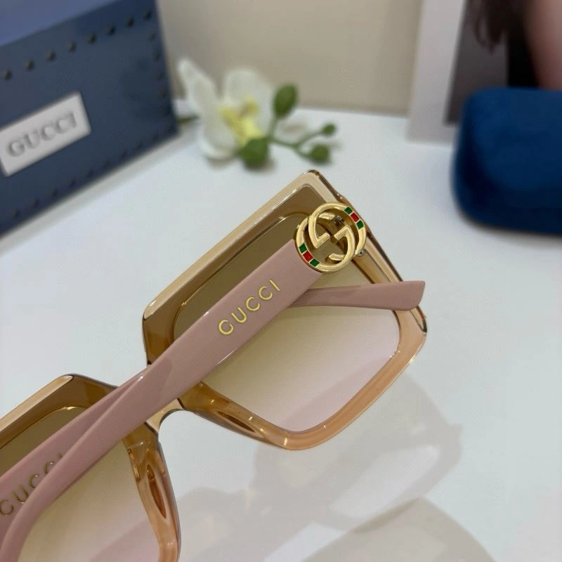 Top mirror Gucci Sunglasses