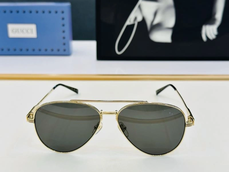 Exact replica Gucci Sunglasses