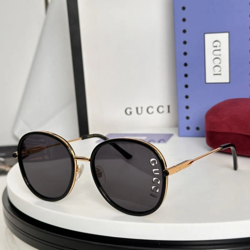 Top mirror Gucci Sunglasses