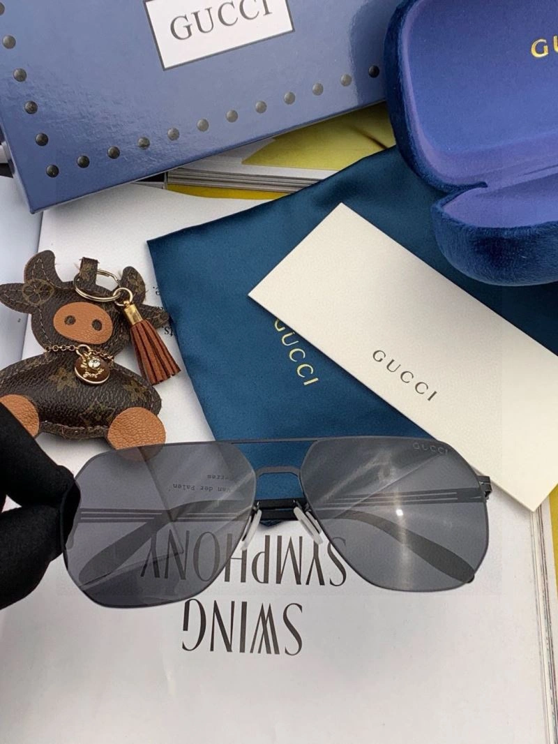 Accurate model Gucci Sunglasses