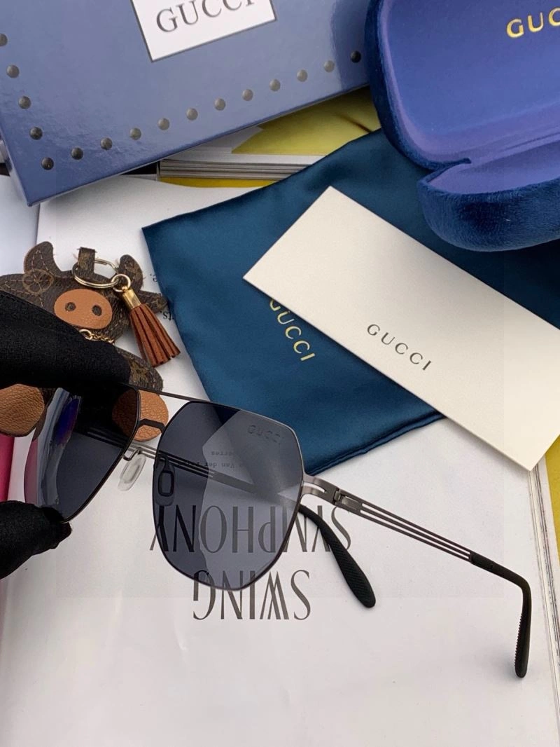 Accurate model Gucci Sunglasses