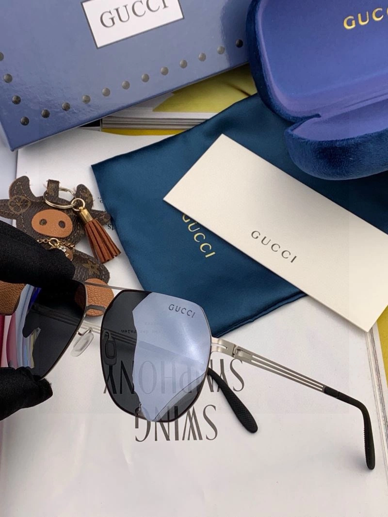 Accurate model Gucci Sunglasses