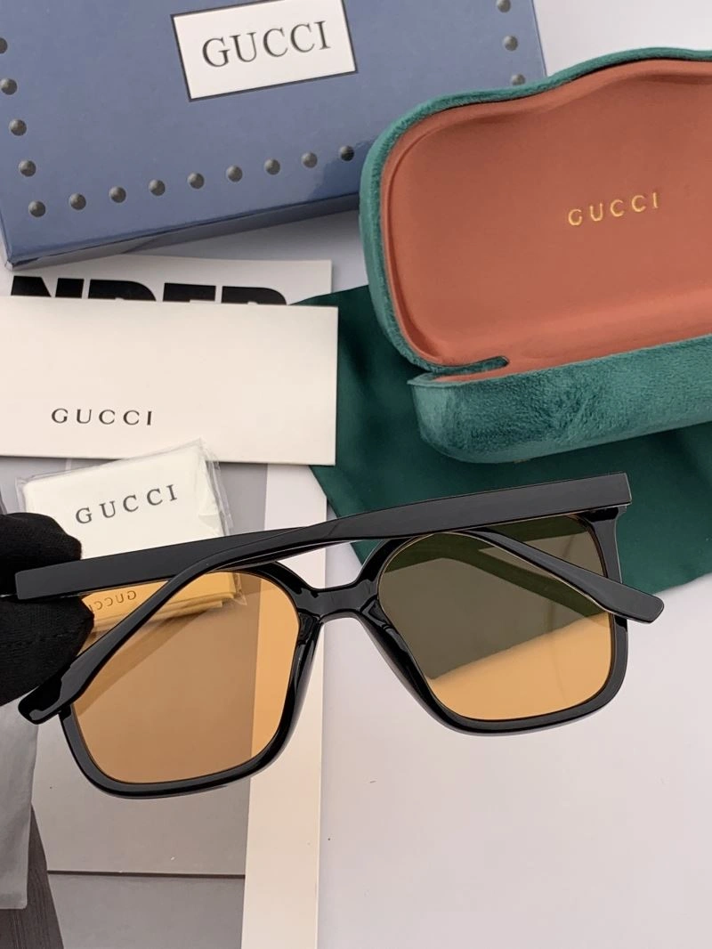 Exact replica Gucci Sunglasses