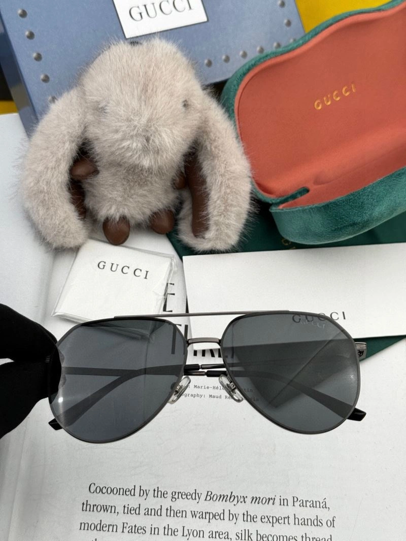Accurate model Gucci Sunglasses