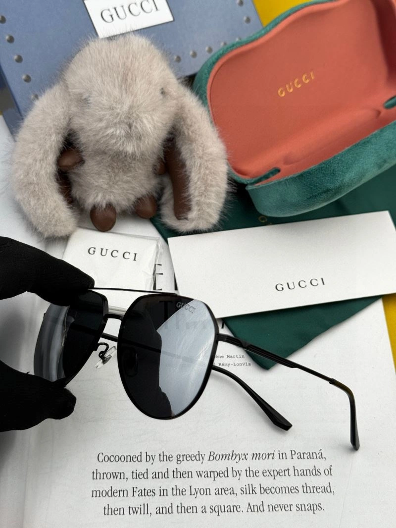 Accurate model Gucci Sunglasses