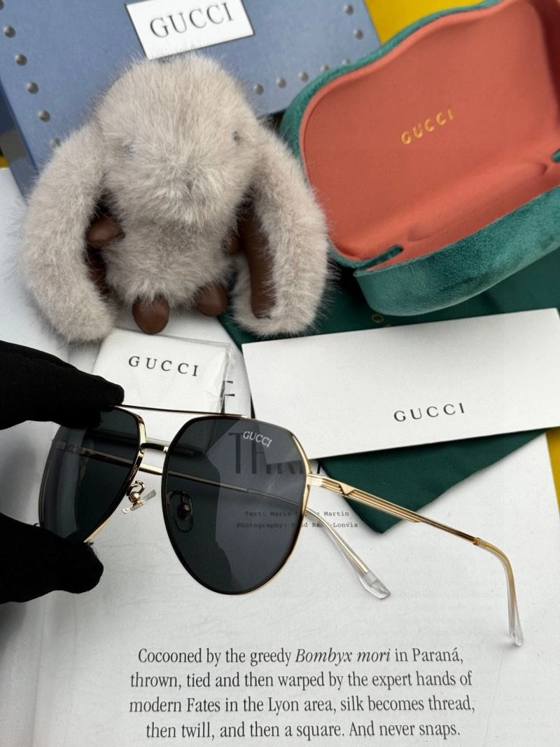 Accurate model Gucci Sunglasses