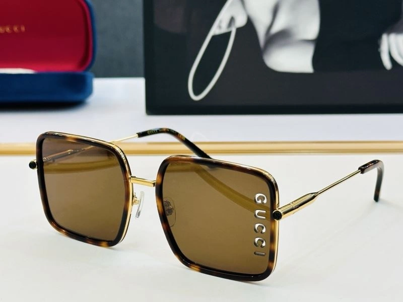 Accurate model Gucci Sunglasses