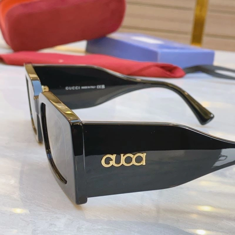 Top mirror Gucci Sunglasses