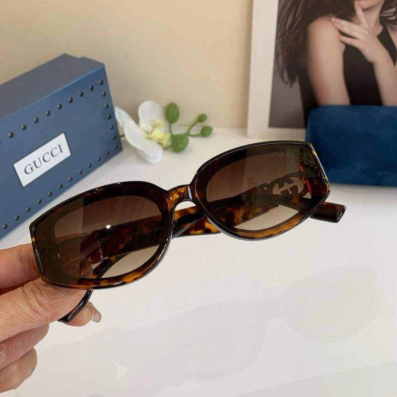 Accurate model Gucci Sunglasses