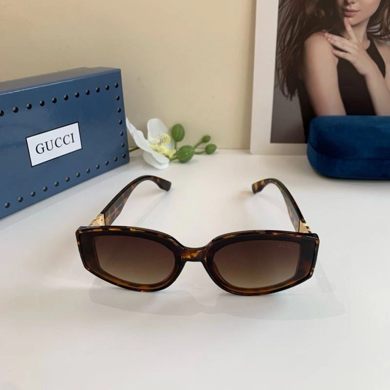 Accurate model Gucci Sunglasses