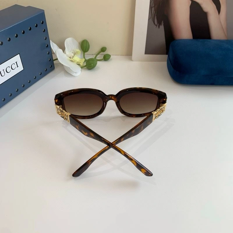 Accurate model Gucci Sunglasses