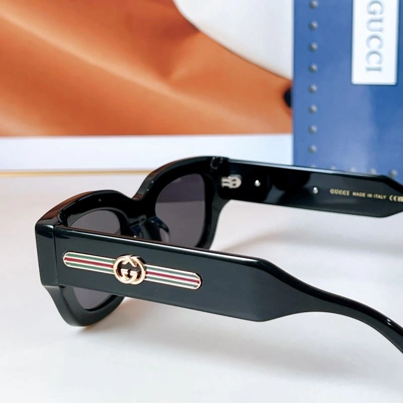Exact replica Gucci Sunglasses