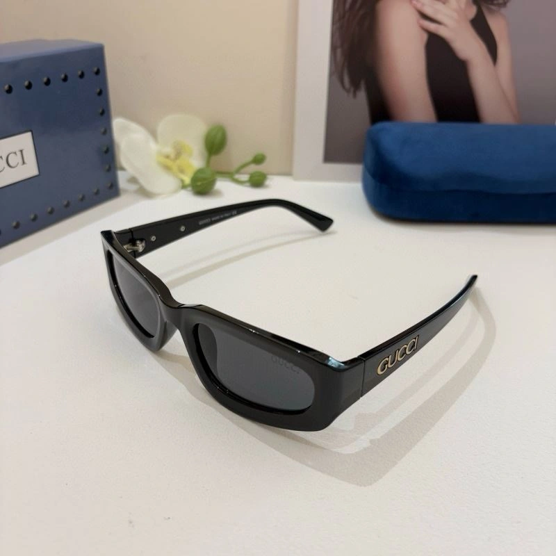 Accurate model Gucci Sunglasses