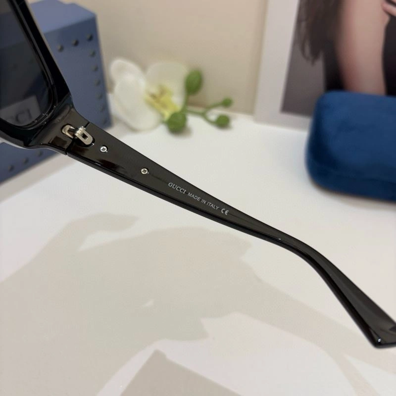 Accurate model Gucci Sunglasses