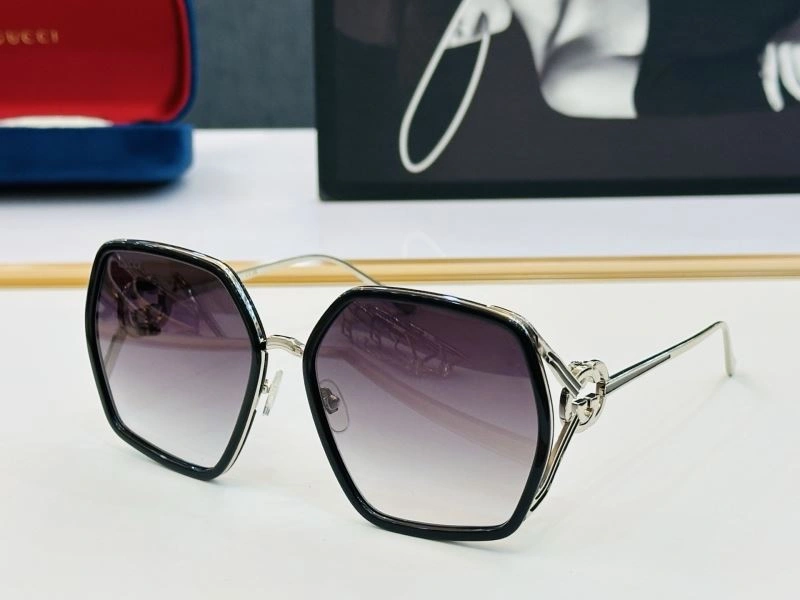 Brand-authenticated Gucci Sunglasses
