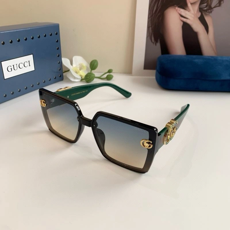 Accurate model Gucci Sunglasses