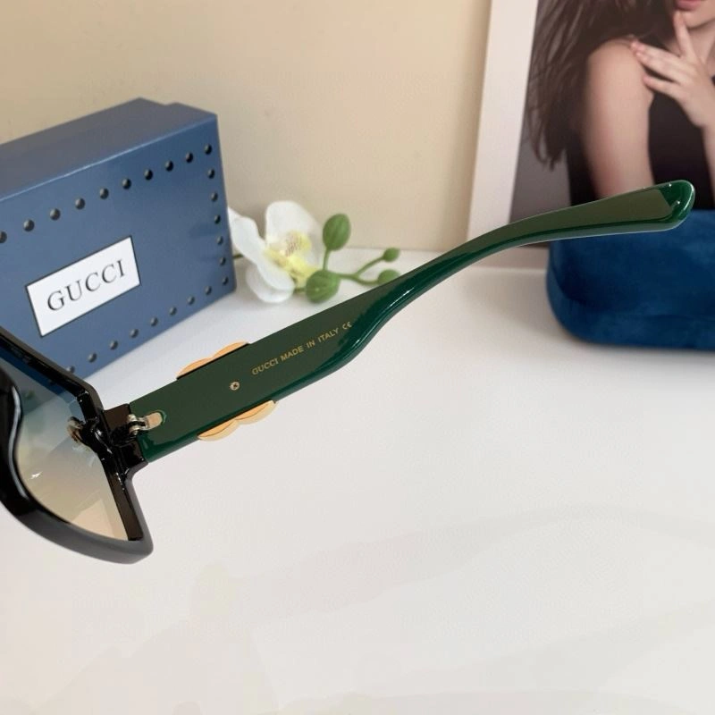 Accurate model Gucci Sunglasses