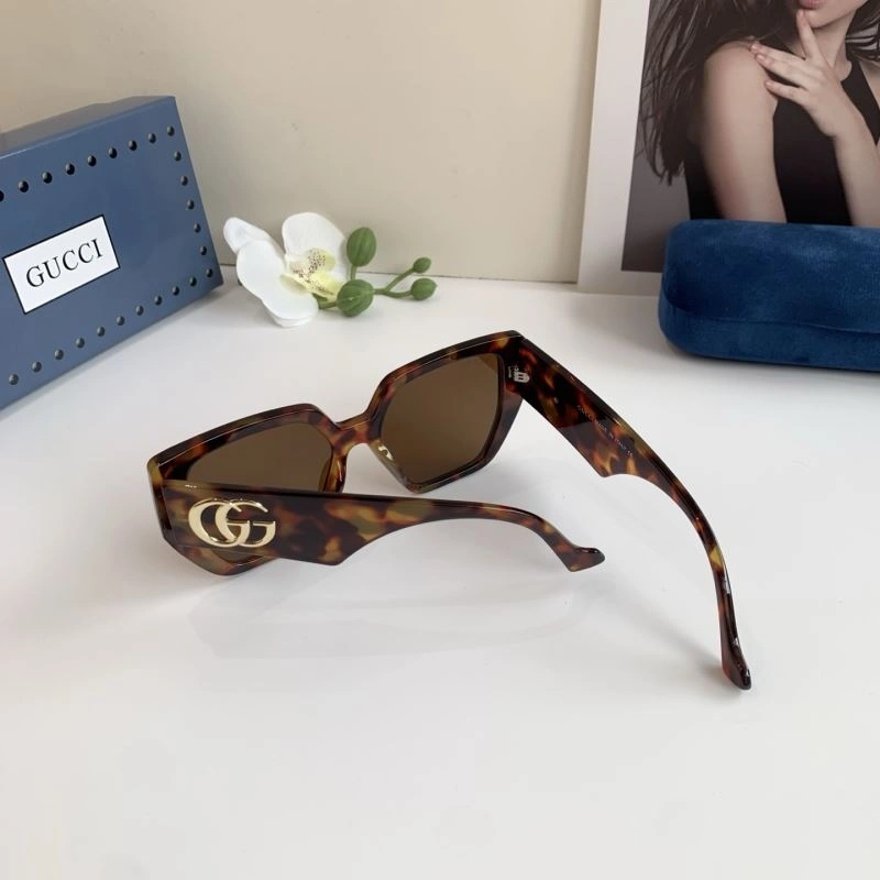 Exact replica Gucci Sunglasses