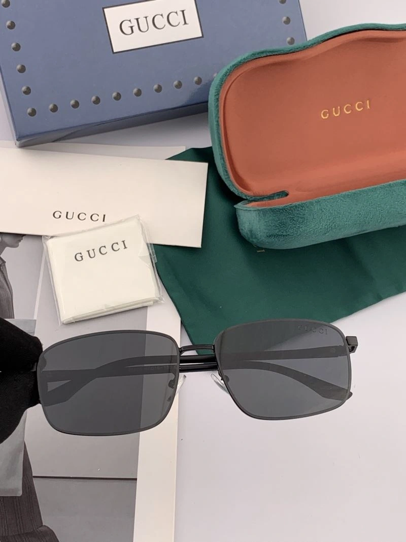 Accurate model Gucci Sunglasses
