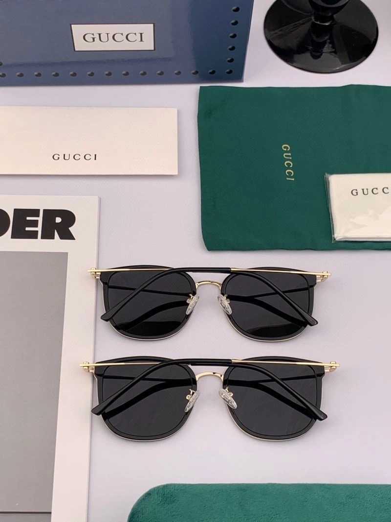 Top mirror Gucci Sunglasses