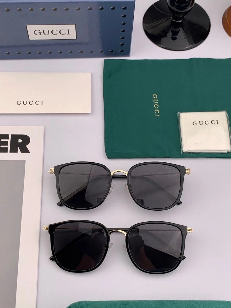 Top mirror Gucci Sunglasses