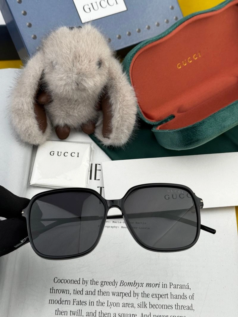 Exact replica Gucci Sunglasses