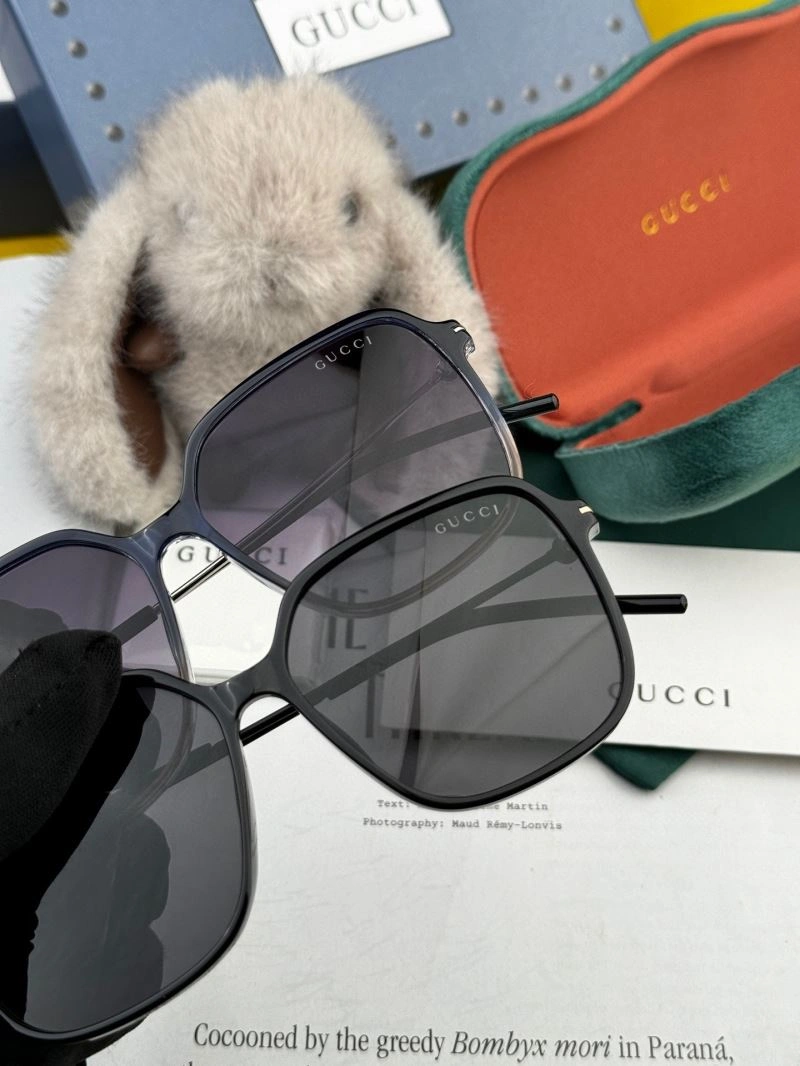 Exact replica Gucci Sunglasses