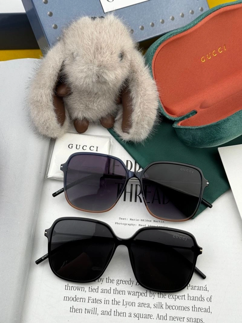 Exact replica Gucci Sunglasses